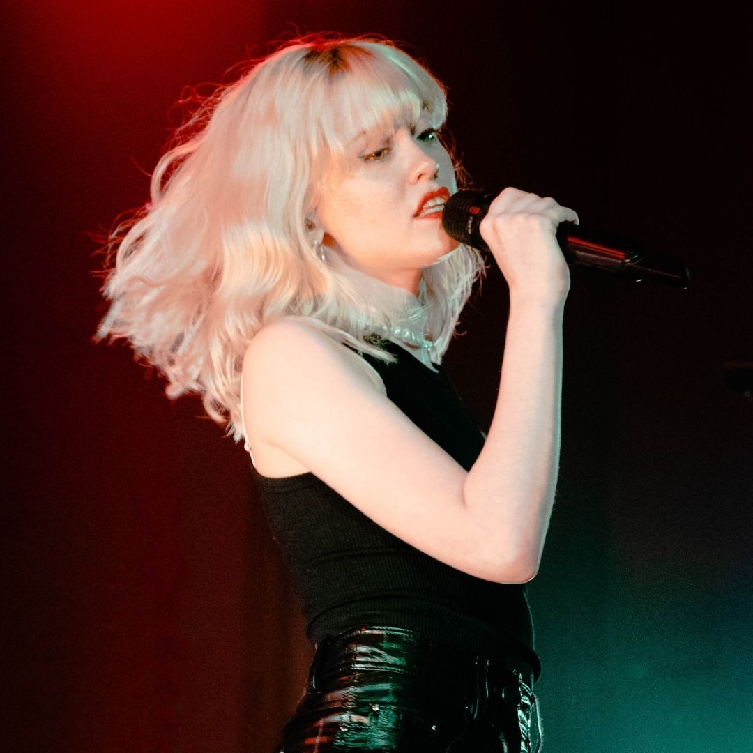 Maisie Peters Performs at The Chapel in San Francisco - Cut It Out Magazine