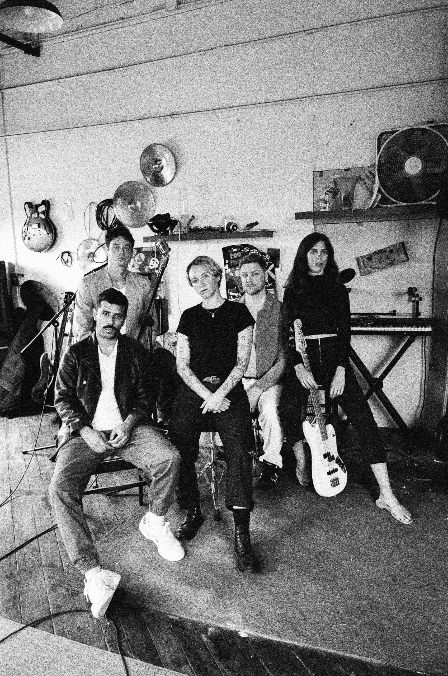 Lookers Release "Midnight TV Dinner" Ahead of Their Debut Album - Cut ...